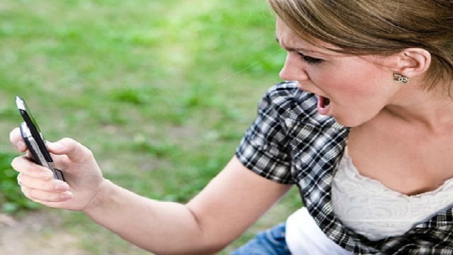 6 motivos por los que NO debes revisar el celular de tu pareja 6 motivos por los que NO debes revisar el celular de tu pareja
