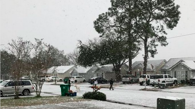 VIDEO: Nieva en Florida por primera vez en tres décadas