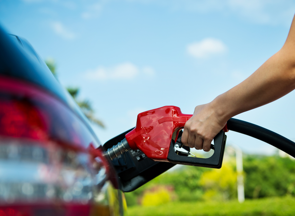 ¿Cómo ahorrar gasolina en un carro automático?