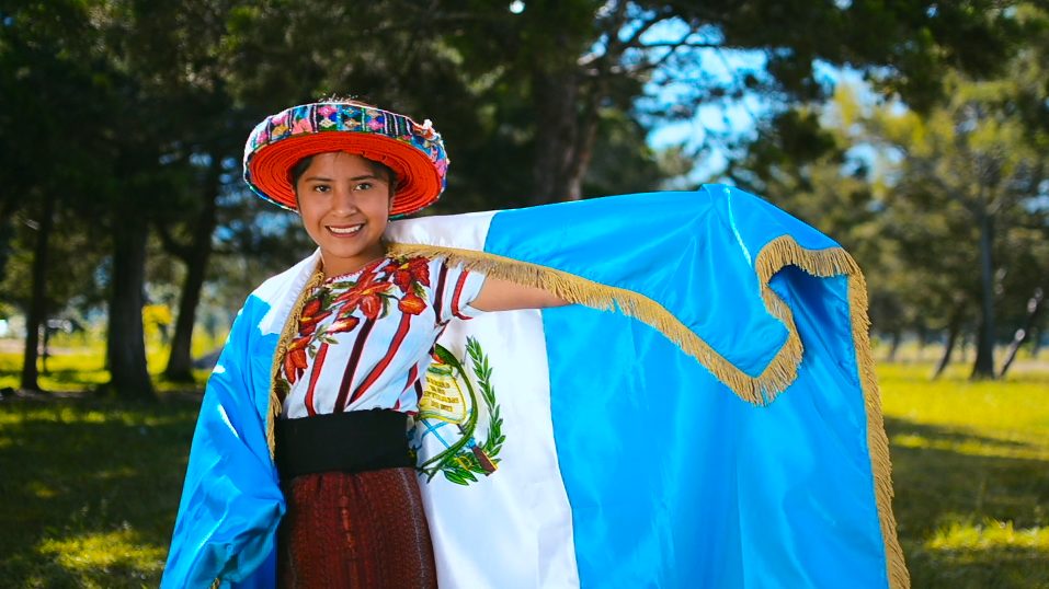 Jóvenes graban versión de la canción "Orgulloso de ser chapín"