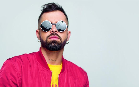 Mike Bahía estrena su sencillo "Canciones con mentiras"