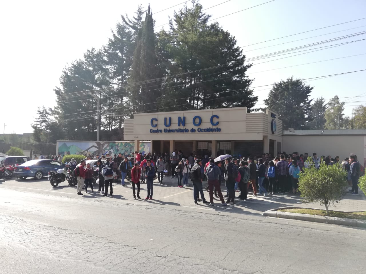 Ocupan sede del Cunoc y exigen elecciones para cambiar al director