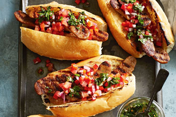 ¡Hoy cocina Pancho unos ricos choripanes!