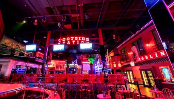 Cómo un centro nocturno tumbó el toque de queda en Miami para combatir ...