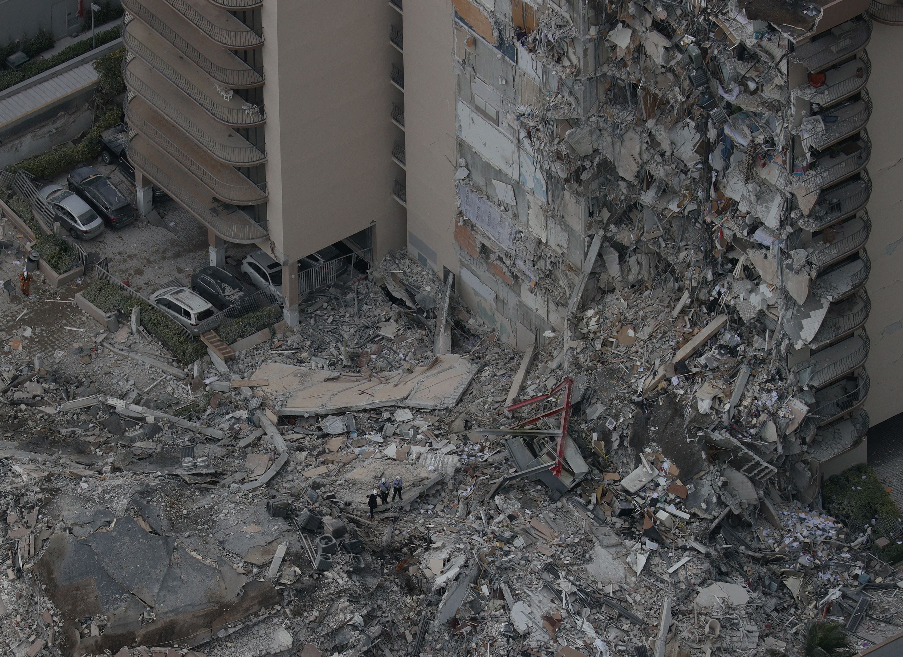 Video: el escalofriante momento exacto en el que un edificio de Miami ... Video: el escalofriante momento exacto en el que un edificio de Miami ...