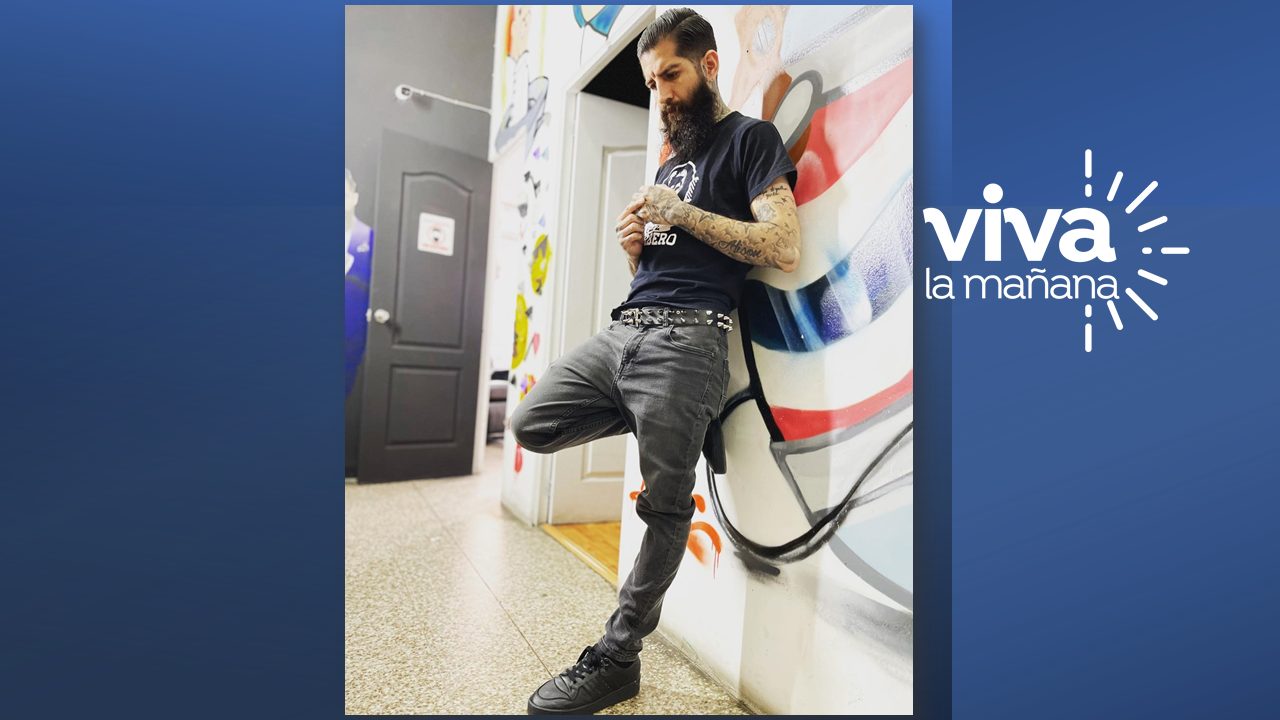 "Pepe Barbero", un joven que ofrece cortes de cabello gratis - Guatevision