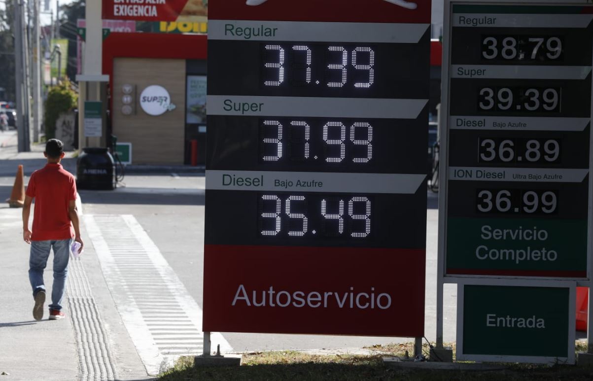 Estos son los precios de referencia de los combustibles en Guatemala y las gasolineras que los ...
