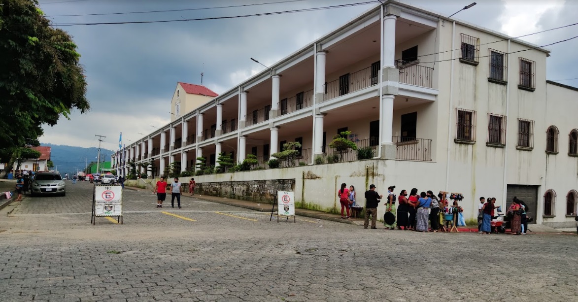 Tenía 14 años: Adolescente se habría quitado la vida en el patio de su ...