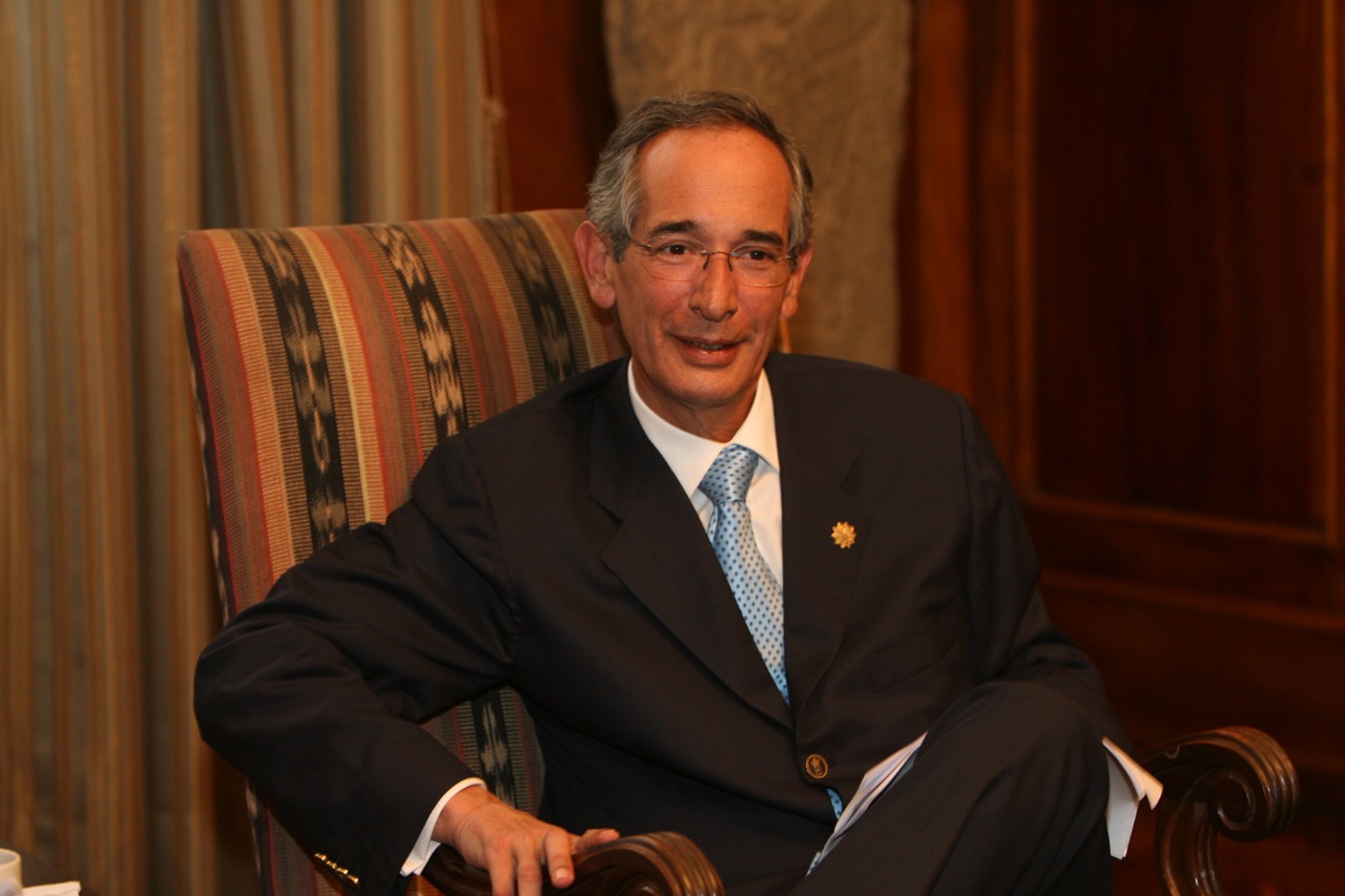 Muere el expresidente Álvaro Colom Caballeros, confirman fuentes ...