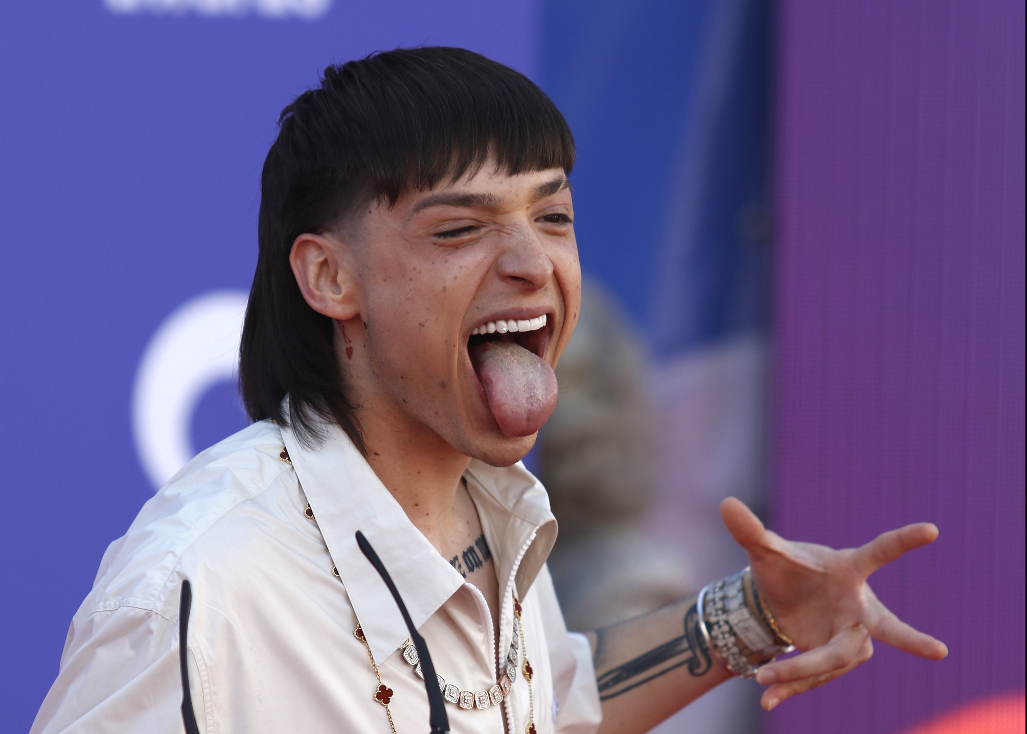 Los detalles de la nueva colaboración entre Peso Pluma y Grupo Frontera ...