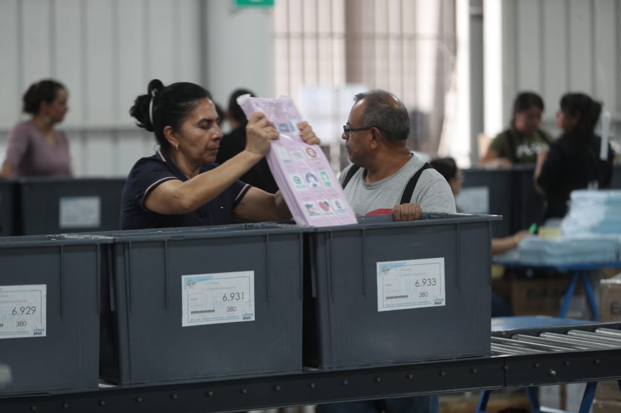 Avanza entrega de cajas electorales para comicios del domingo 25 de ...